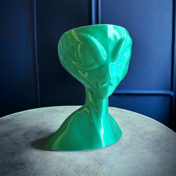 Accents | Cool Alien Head Planter Retro Spaceship Space Age Green ...